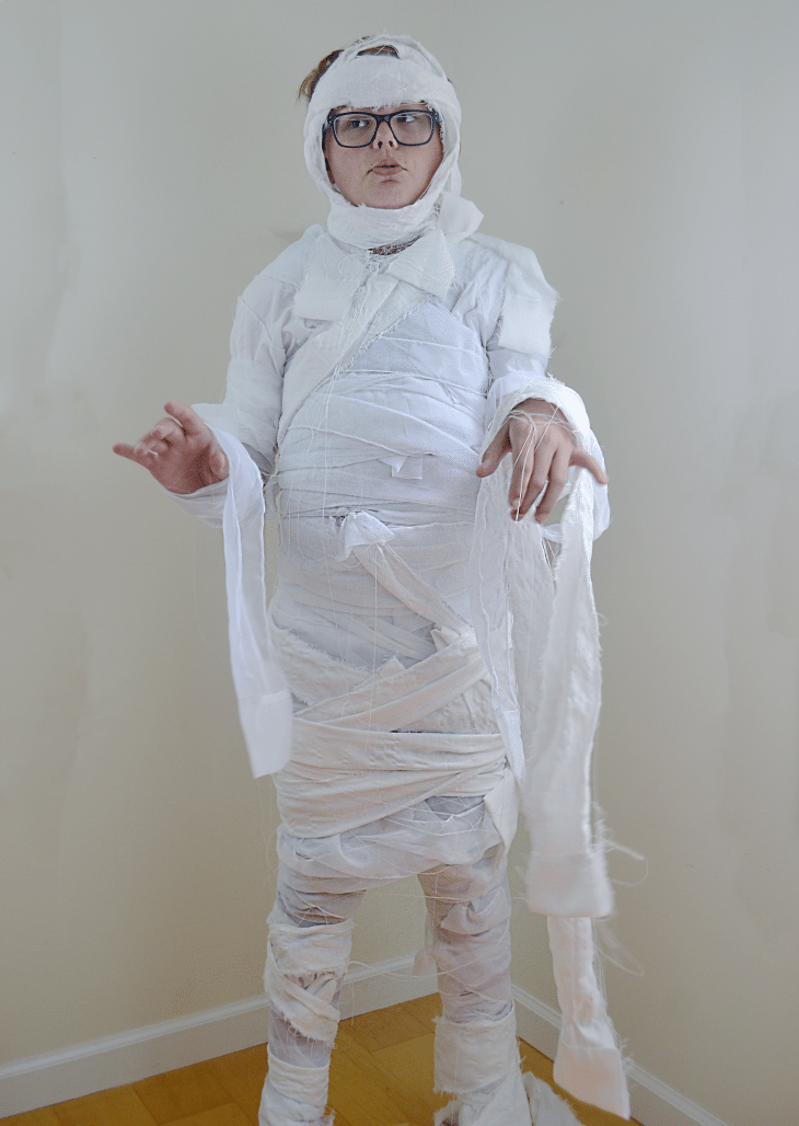 DIY Mummy costume, a simple tutorial from NellieBellie