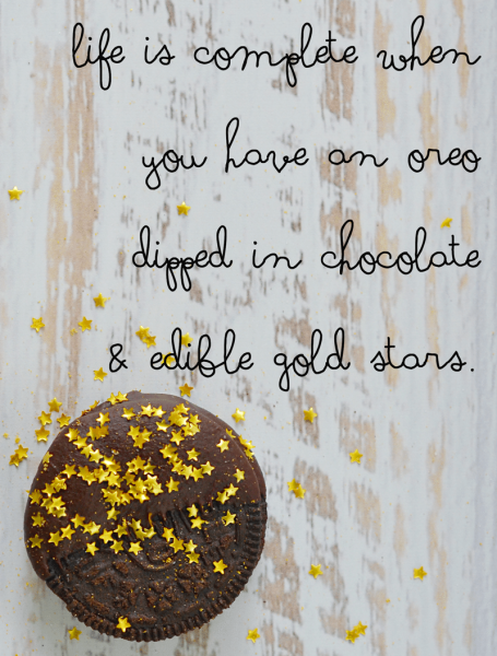 Chocolate Dipped oreos with edible starts | a nelliebellie recipe