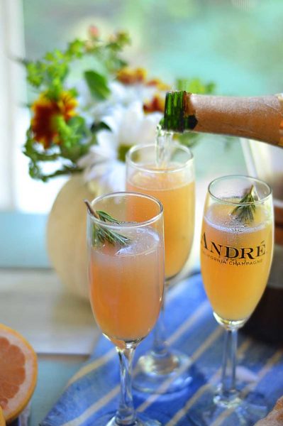 Lavender Mimosa Recipe | a mimosa recipe for a pitcher!