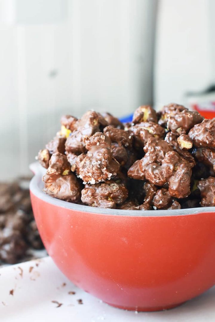 Salted Chocolate Almond Bark Puffcorn | 3 ingredients...NO BAKE!