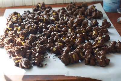 Salted Chocolate Almond Bark Puffcorn | 3 ingredients...NO BAKE!