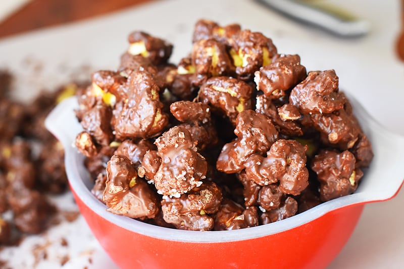 Salted Chocolate Almond Bark Puffcorn | 3 ingredients...NO BAKE!