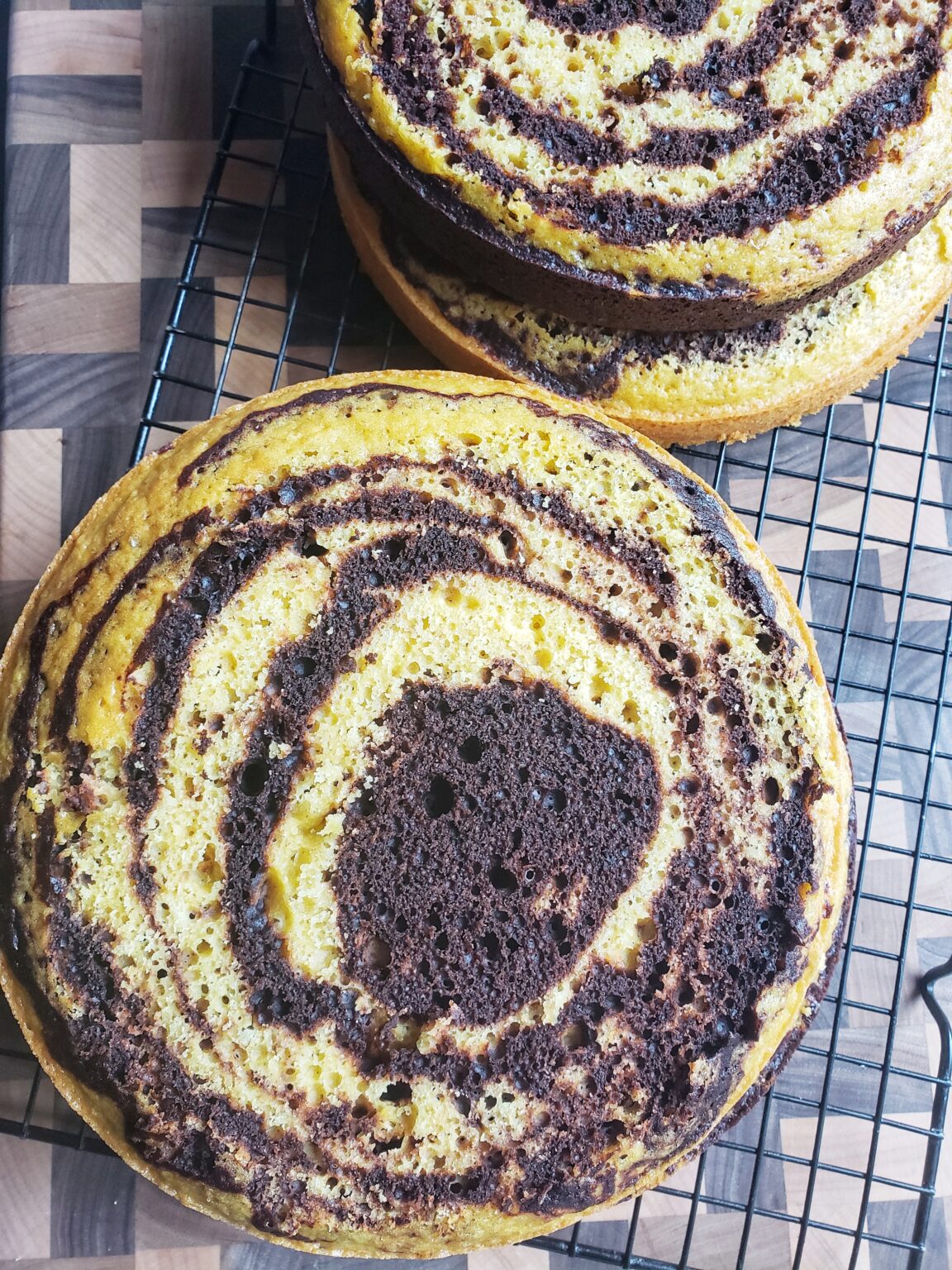 How to Make a Giraffe Cake: A Simple Step-By-Step Guide