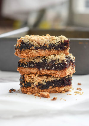 Easy Old-fashioned Date Bars - just like Grandmas, not too sweet!