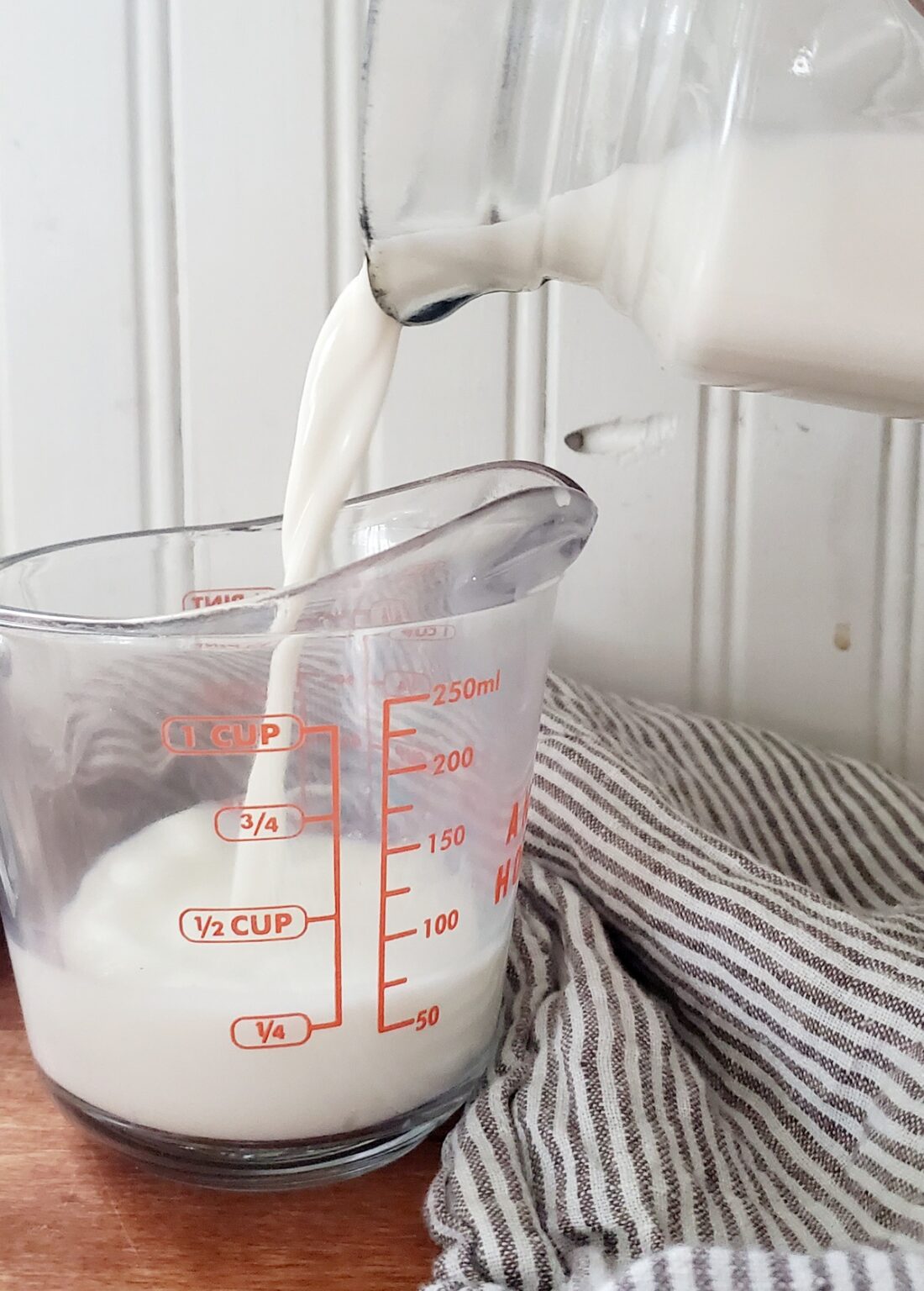 Chocolate Eclair Bars (Quick & Easy Feed A Crowd version)